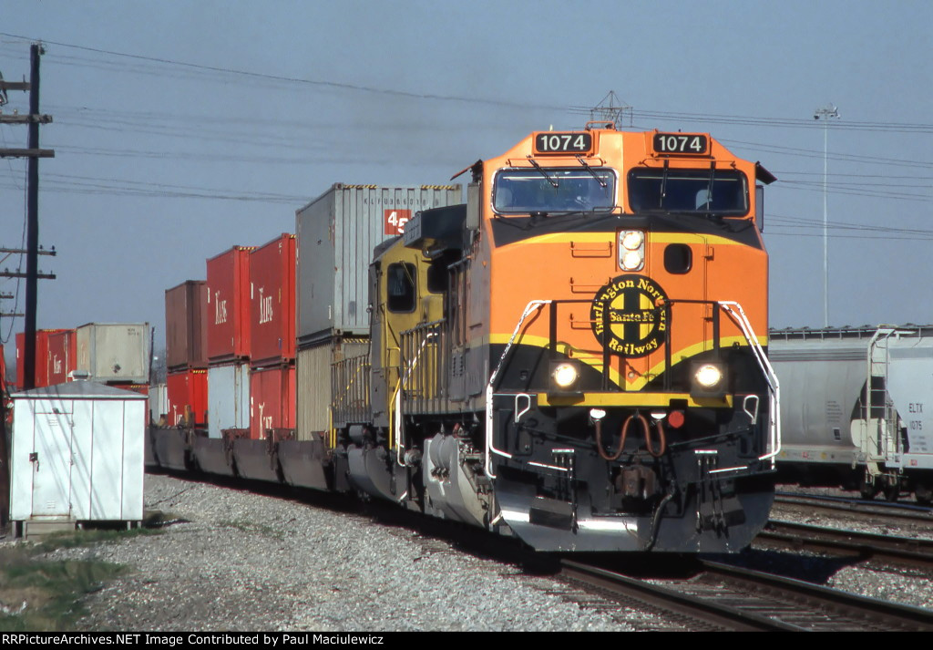 BNSF 1074